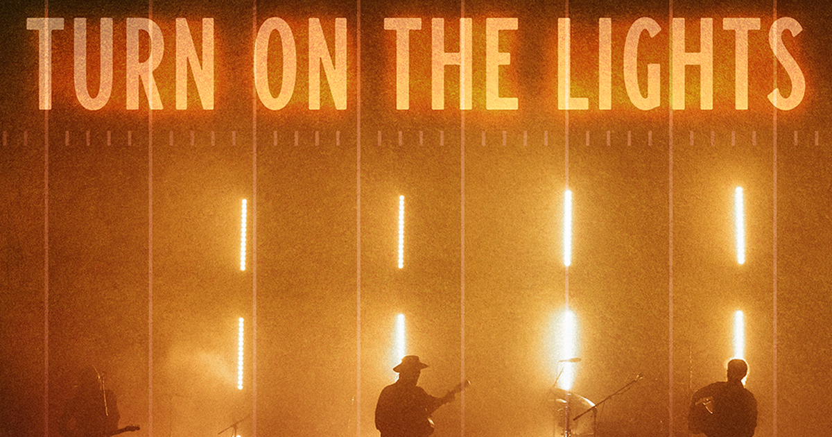 Jackson Dean Shares Brand New Song "Turn On The Lights"